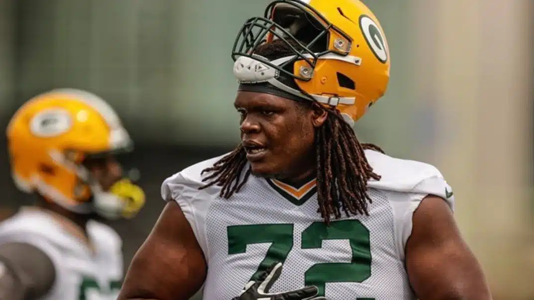 Who is Caleb Jones Dating? His Girlfriend, Parents, Family, Net Worth and Salary - yebscore.com